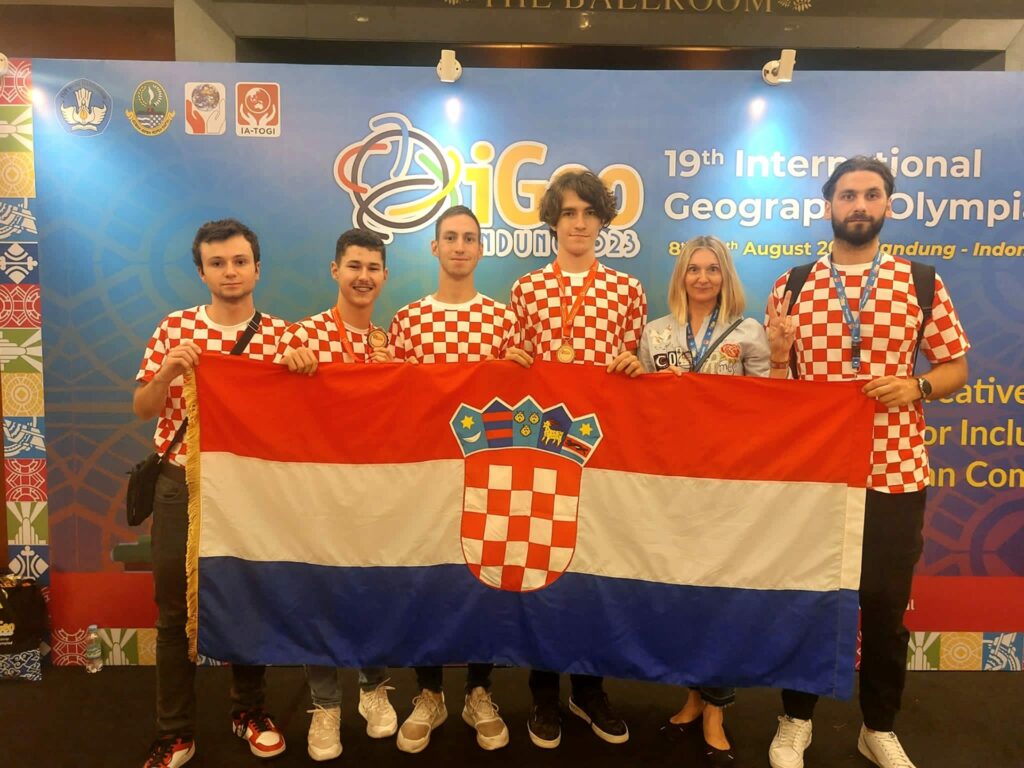Gabrijel Kučko iz Gimnazije AGM Zabok brončani na Svjetskoj geografskoj ...
